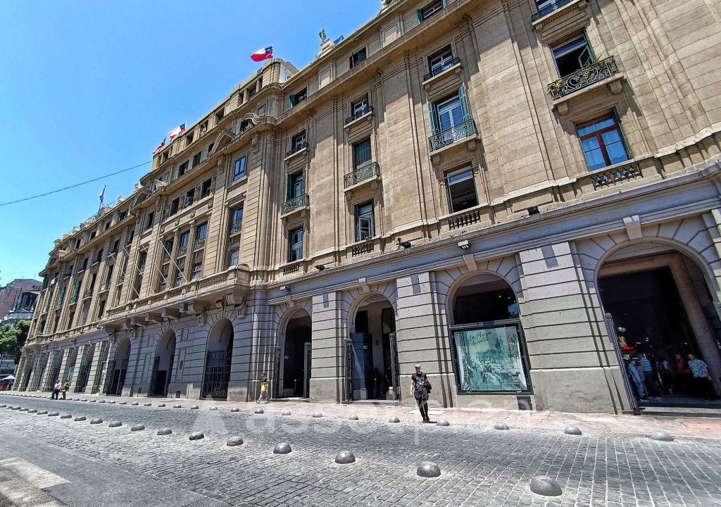 Arriendo Departamento en Edificio Portal Fernandez Concha en Pl. de Armas 960